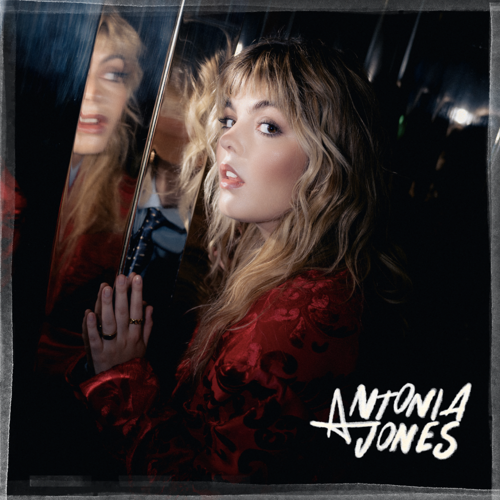 ANTONIA JONES CUENTA SU VIDA EN CANCIONES EN SU PRIMER TRABAJO ...